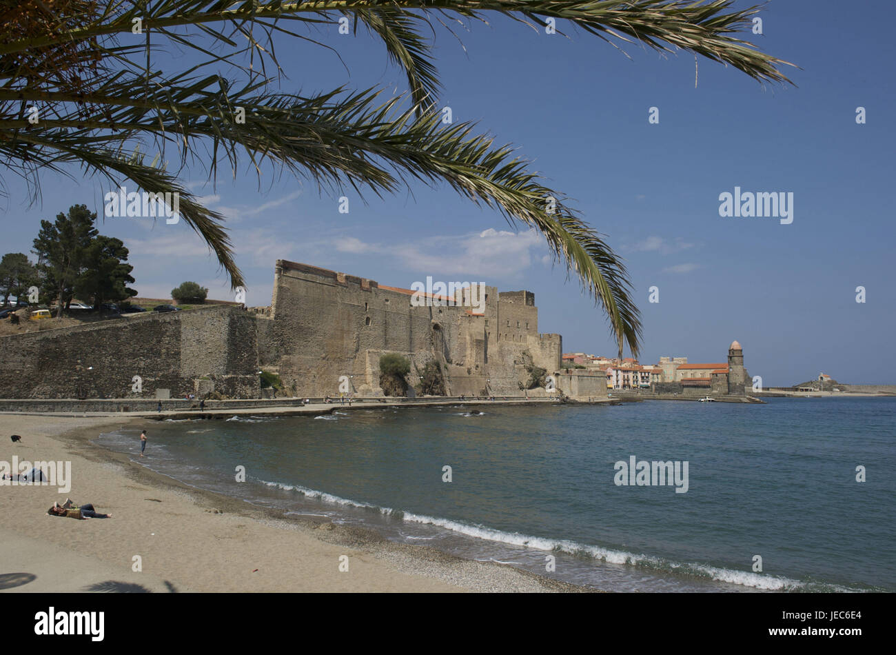 Europe, France, Collioure, beach, château royal and Notre-Dames-des ...