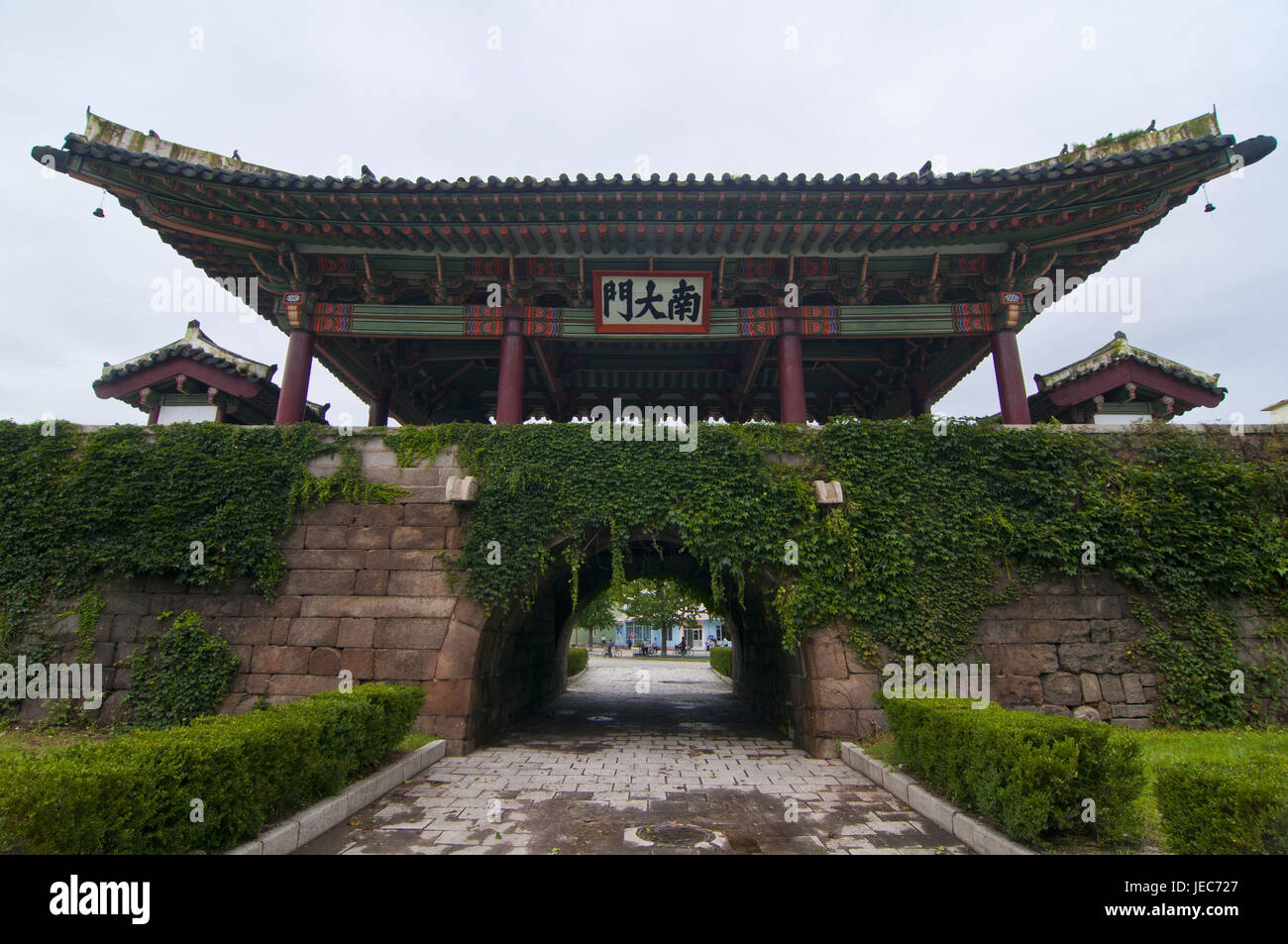 Traditional pagoda in kaesong hi-res stock photography and images - Alamy