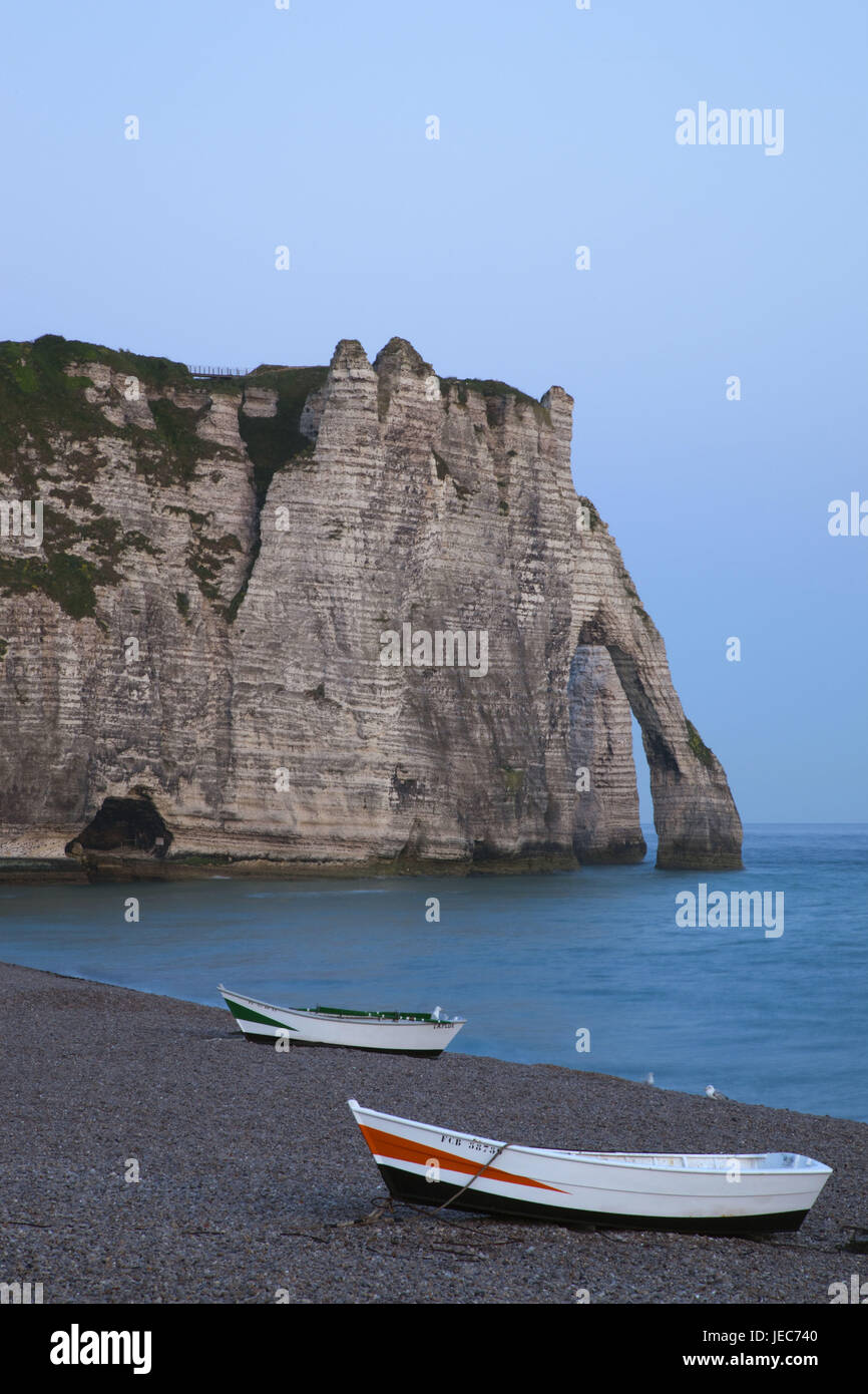 Fishing boats on the beach hi-res stock photography and images - Alamy
