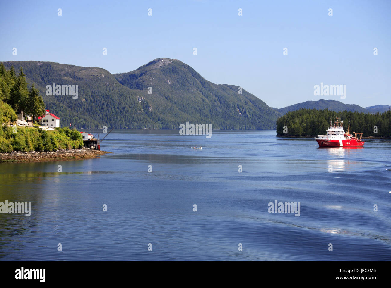 Canada, British Columbia, 'Great Bear Rainforest', Boat bluff, Tolmie ...