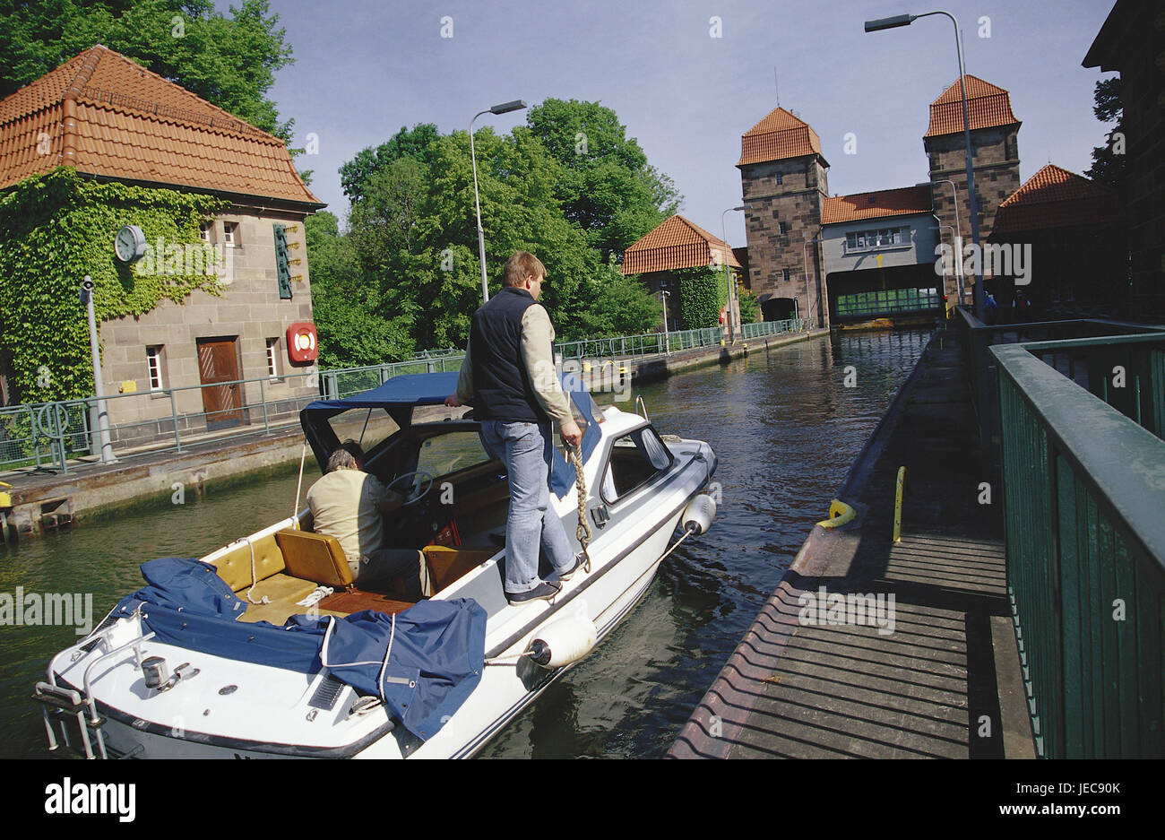 Germany, North Rhine-Westphalia, Minden, waterway cross, bay sluice ...