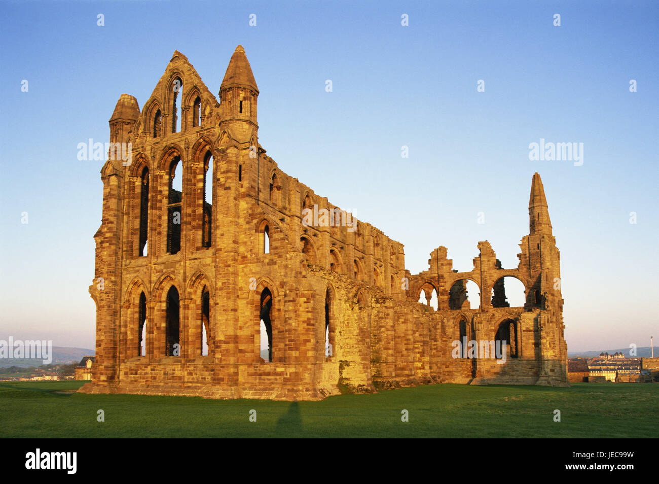 Whitby architecture hi-res stock photography and images - Alamy