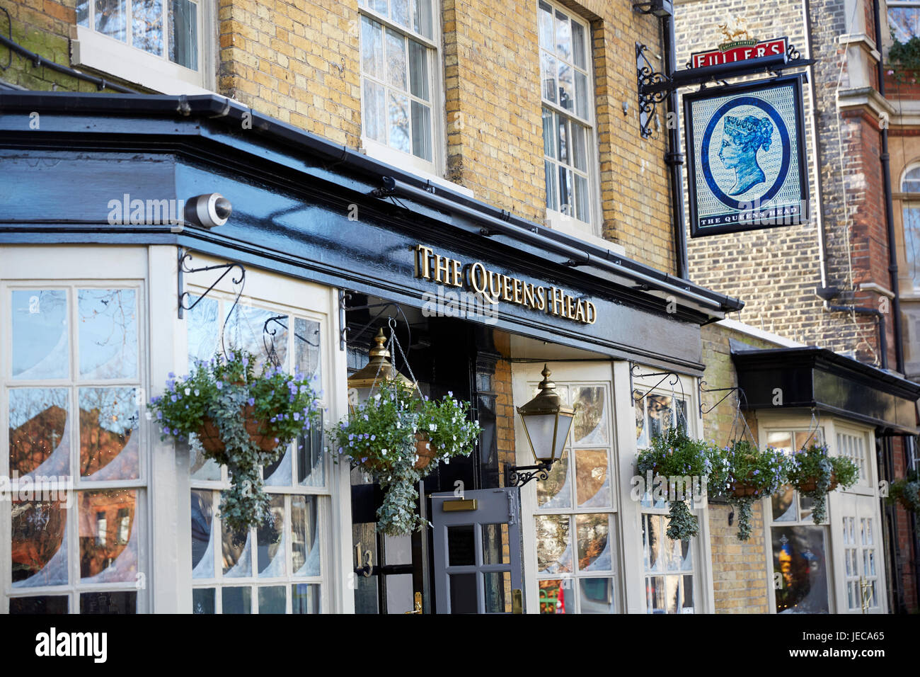 Queens head london hi-res stock photography and images - Alamy