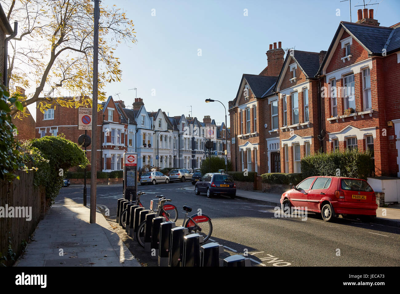 Richmond way hi-res stock photography and images - Alamy