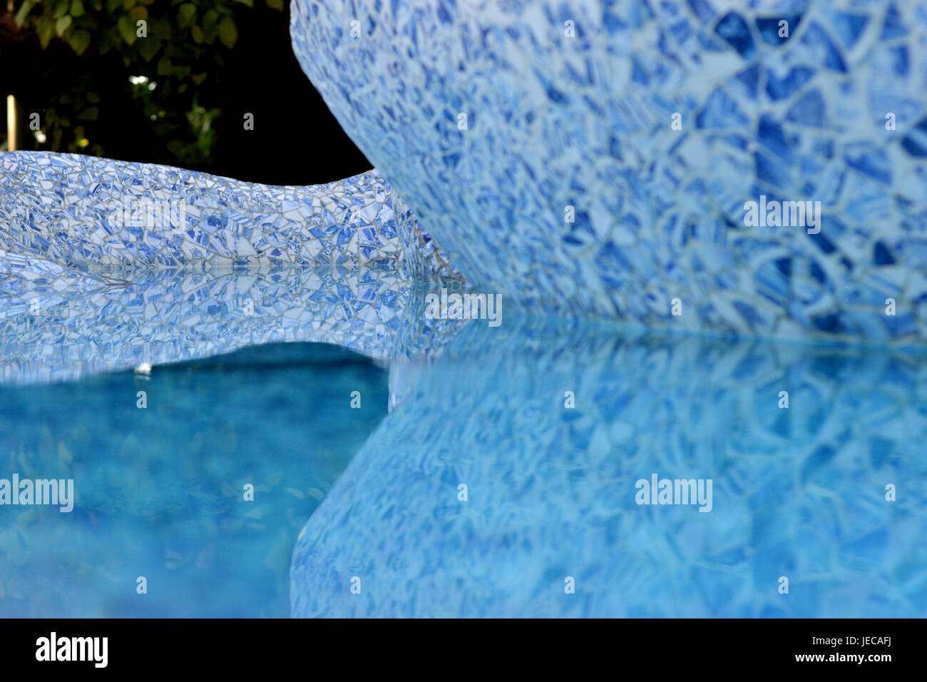 The fountain in the garden of the Walt Disney Concert Hall Stock Photo ...