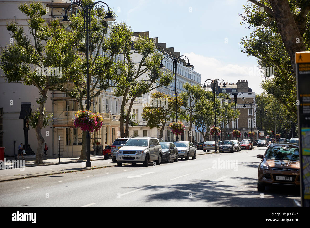 Queens gate street sign hi-res stock photography and images - Alamy