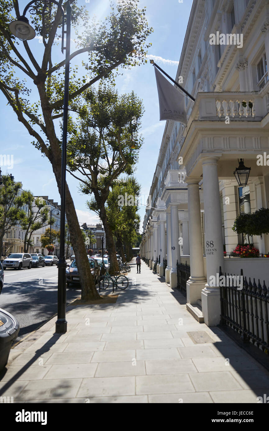 Queens Gate, London, UK Stock Photo - Alamy