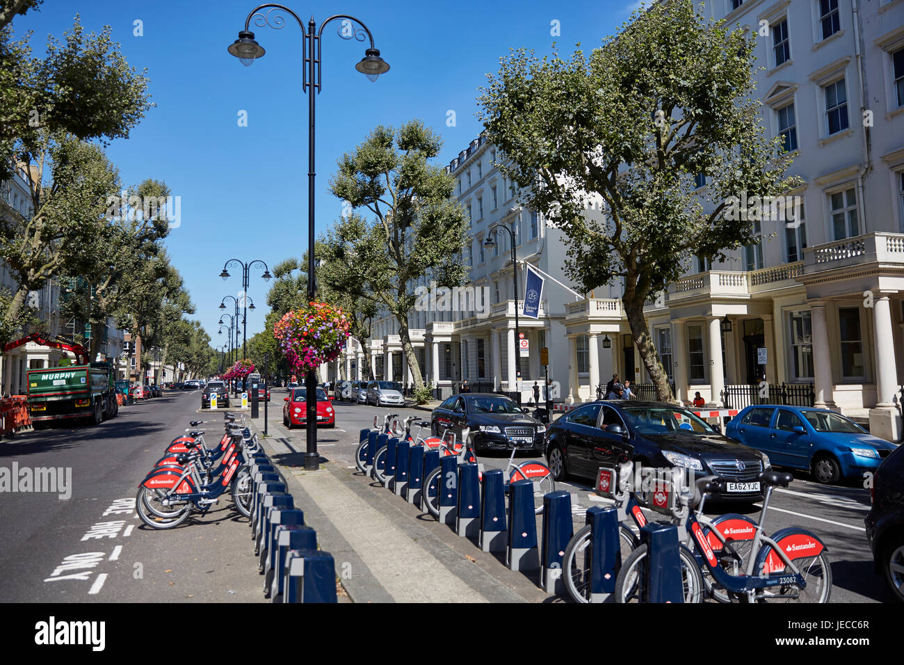 Queens gate street sign hi-res stock photography and images - Alamy