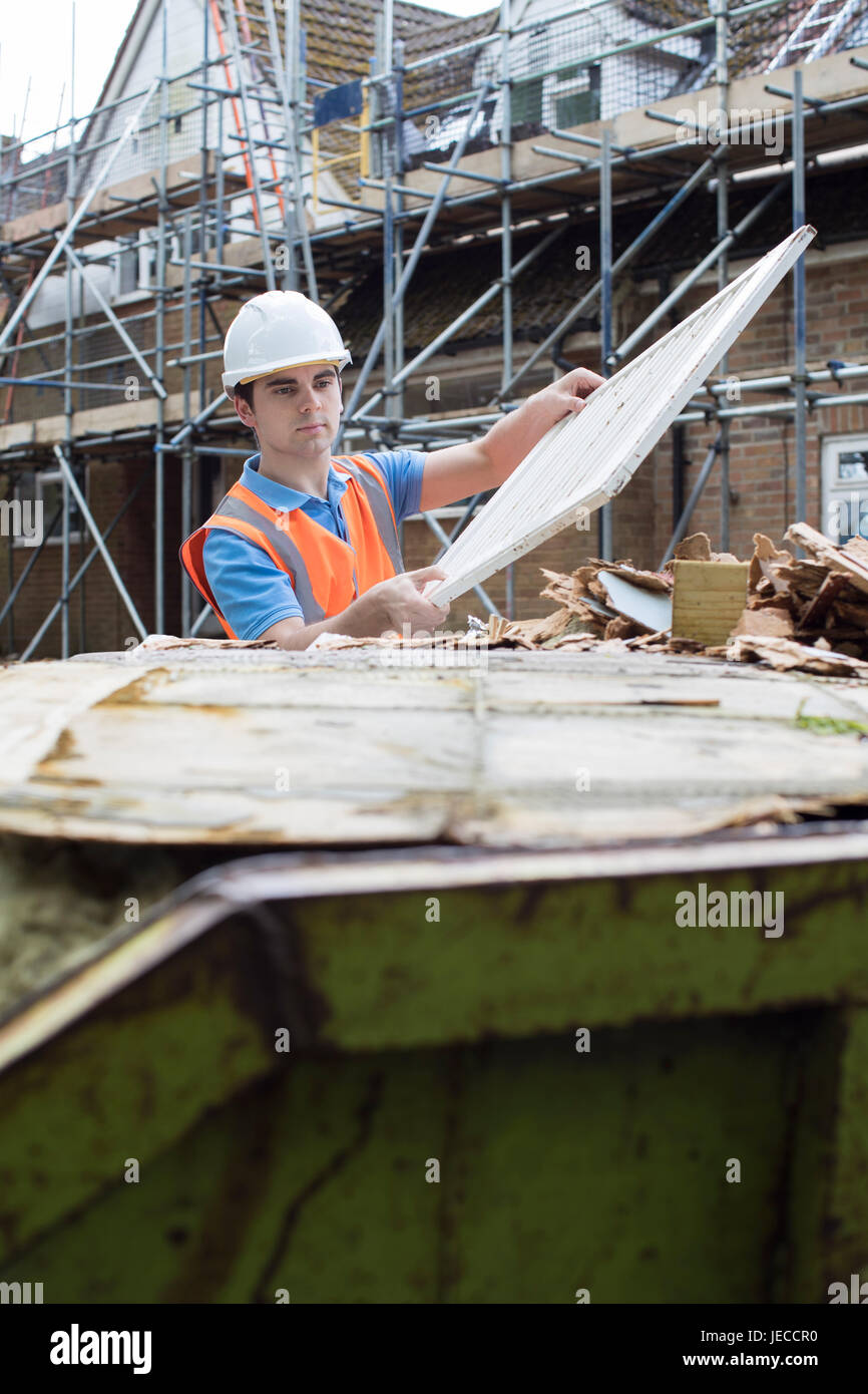 Building site skip hi-res stock photography and images - Alamy
