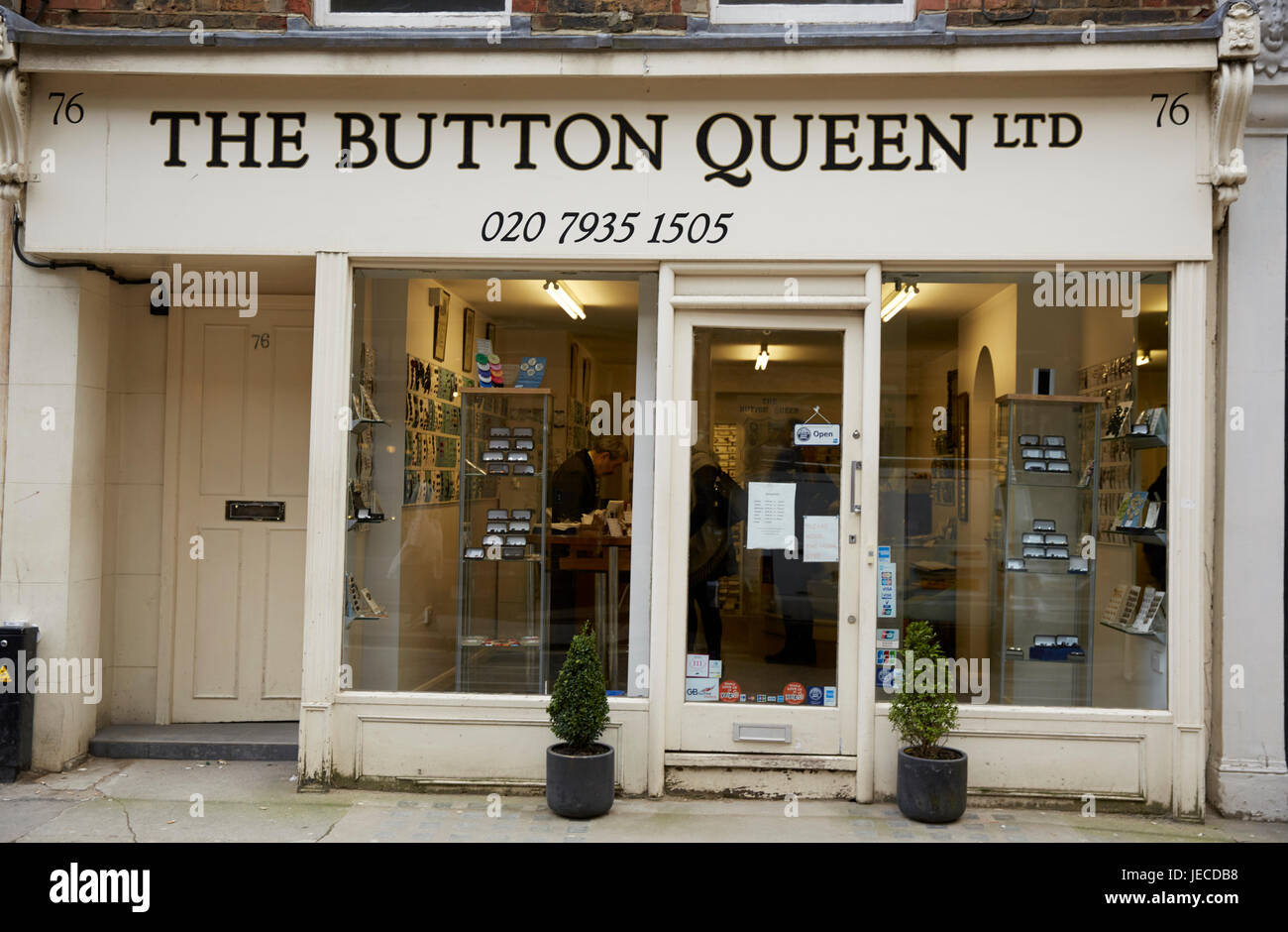 The button queen hi-res stock photography and images - Alamy