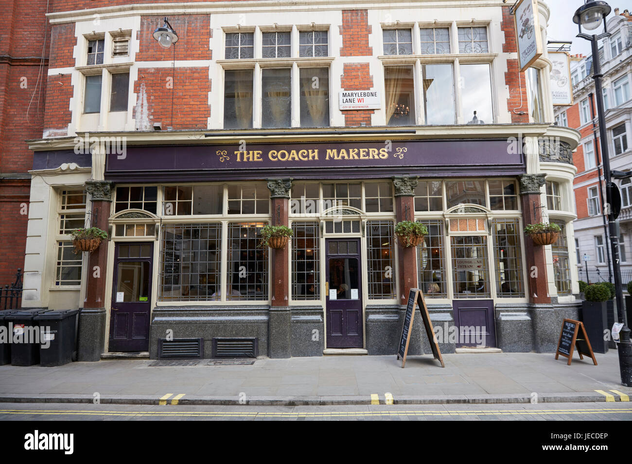 Coachmakers hi-res stock photography and images - Alamy