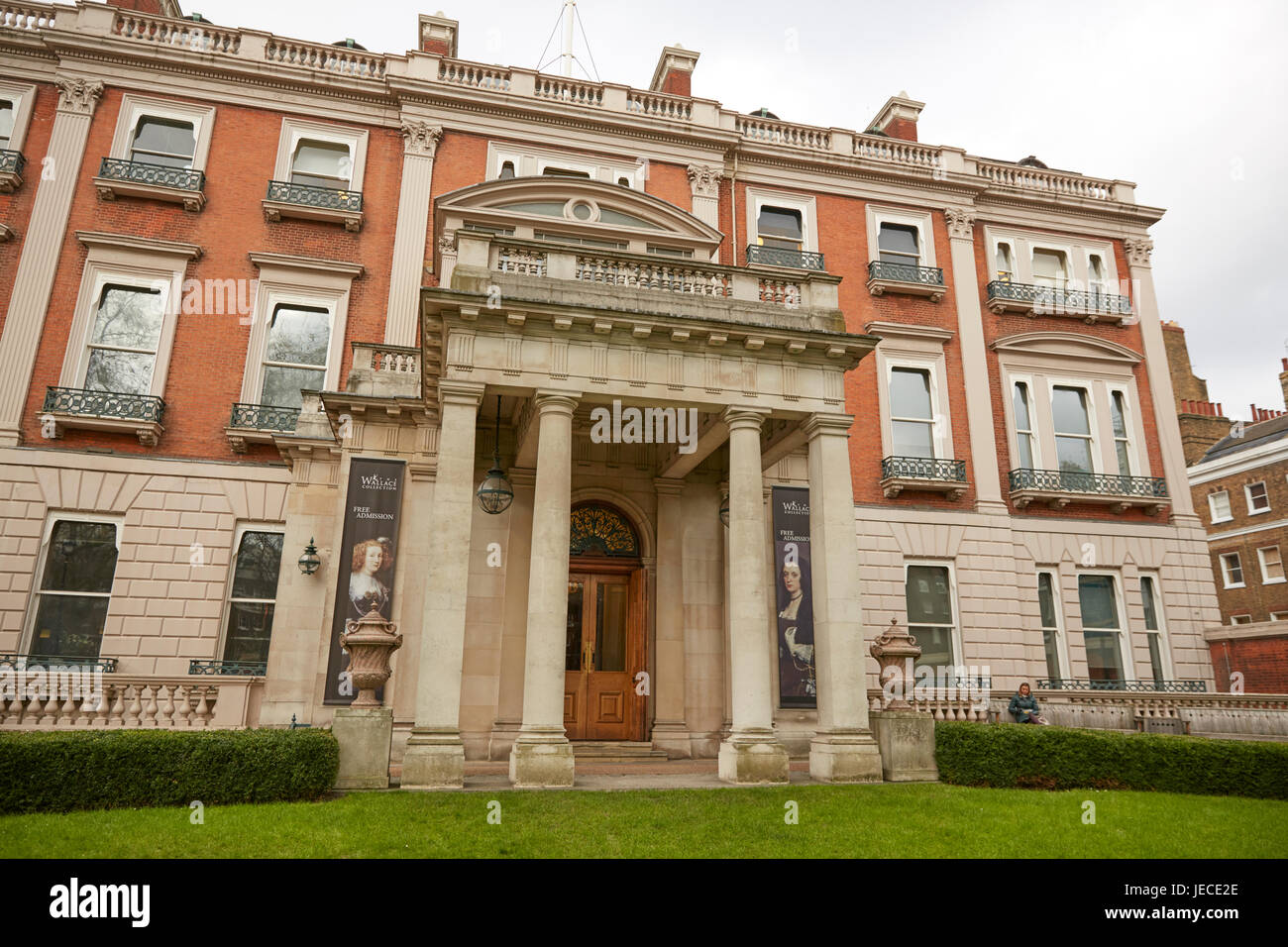 Manchester Square & The Wallace Collection, London, UK Stock Photo - Alamy