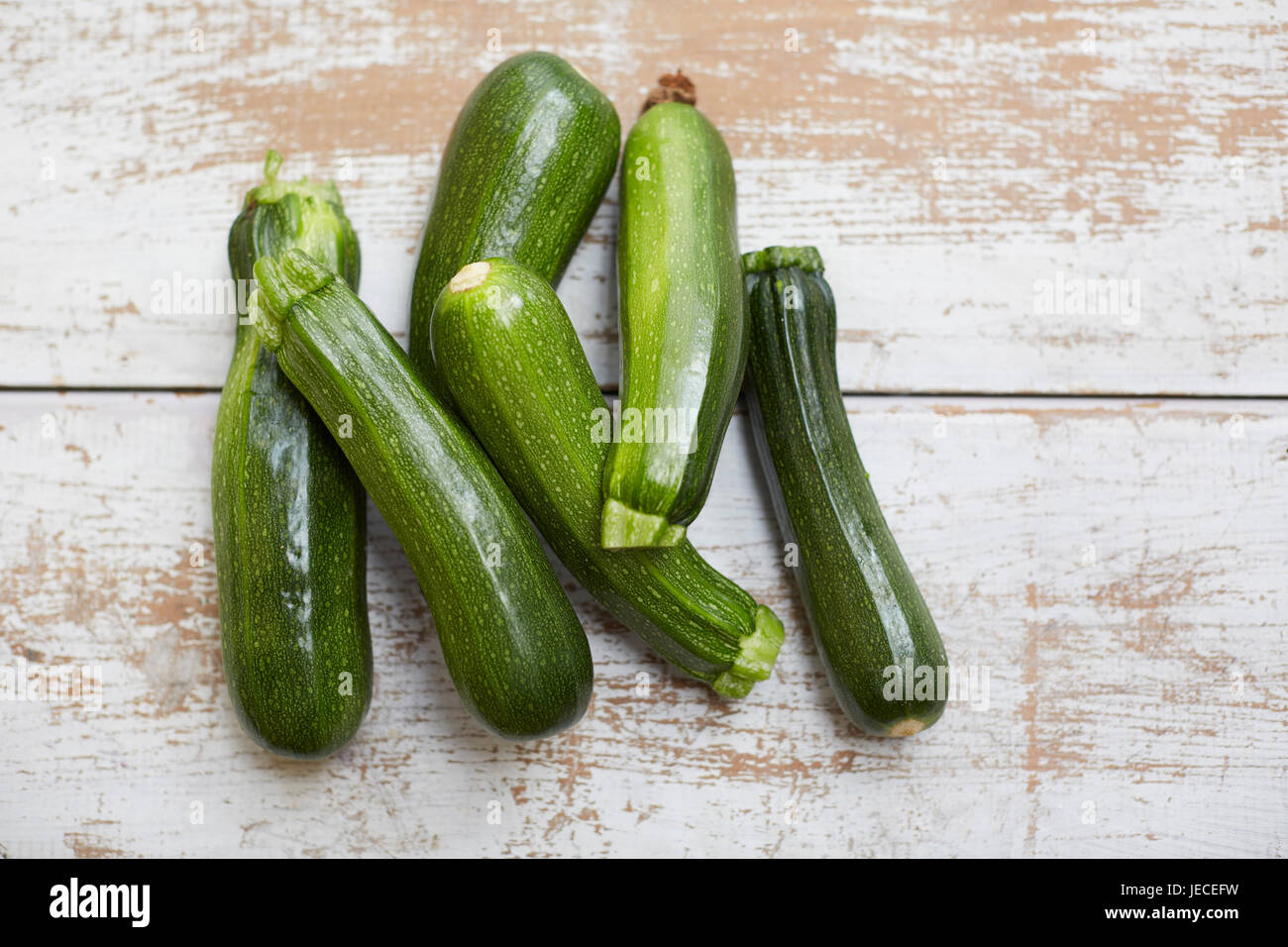 Freshly picked home grown courgette Stock Photo - Alamy