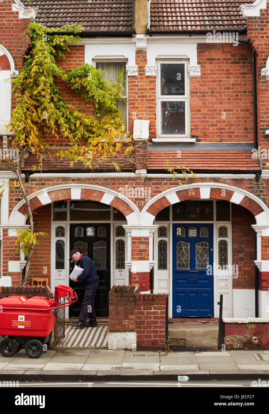 Fulham palace road london hi-res stock photography and images - Alamy