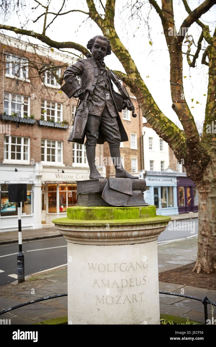 Farmers Market & Orange Square, London, UK Stock Photo - Alamy