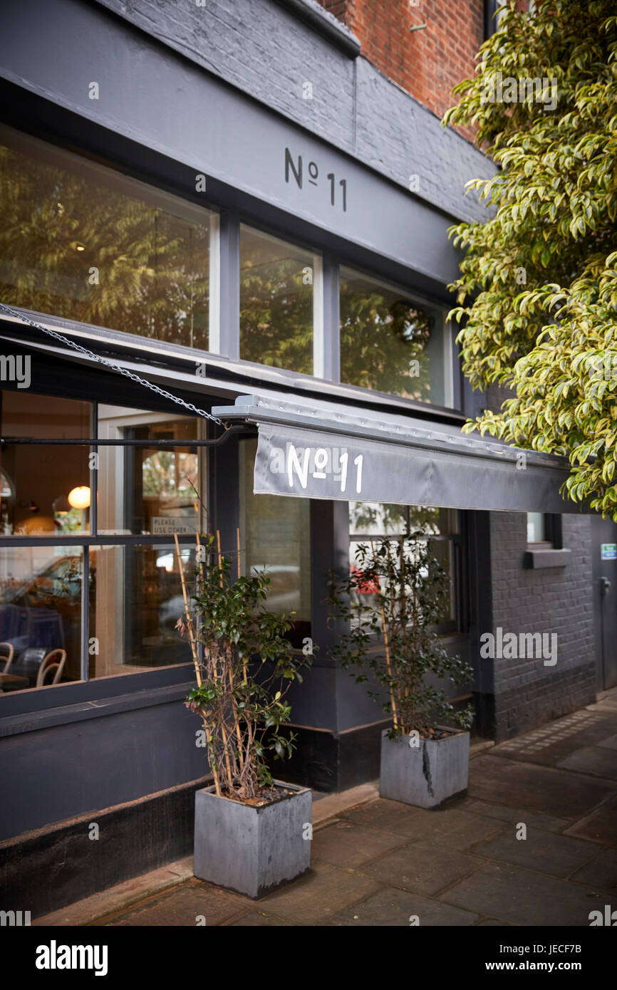 No 11 Pimlico Road, London, UK Stock Photo - Alamy
