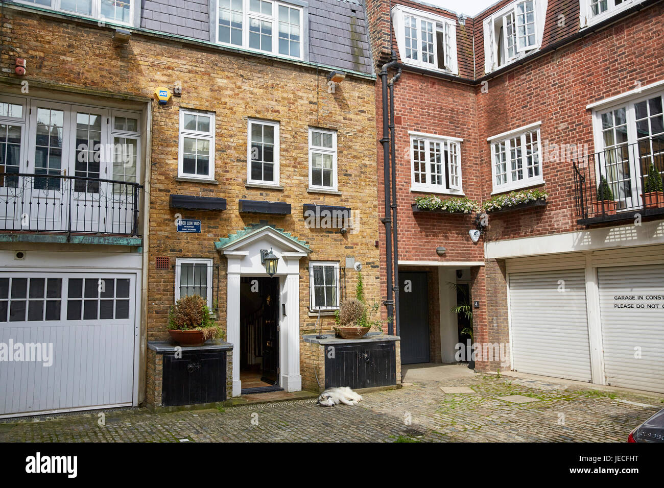 Red Lion Yard, London, UK Stock Photo - Alamy