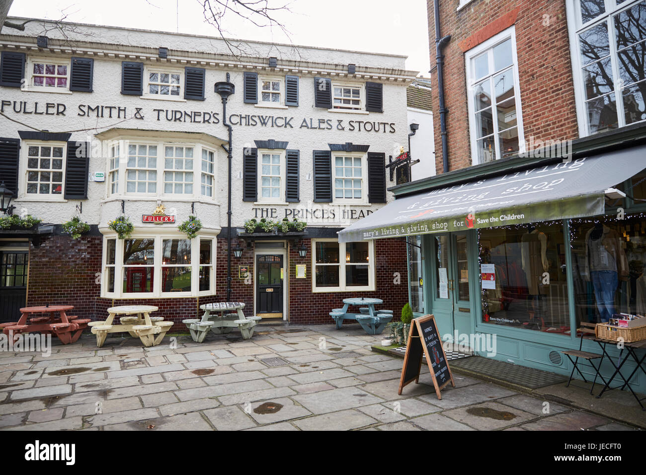 Paved city road hi-res stock photography and images - Alamy