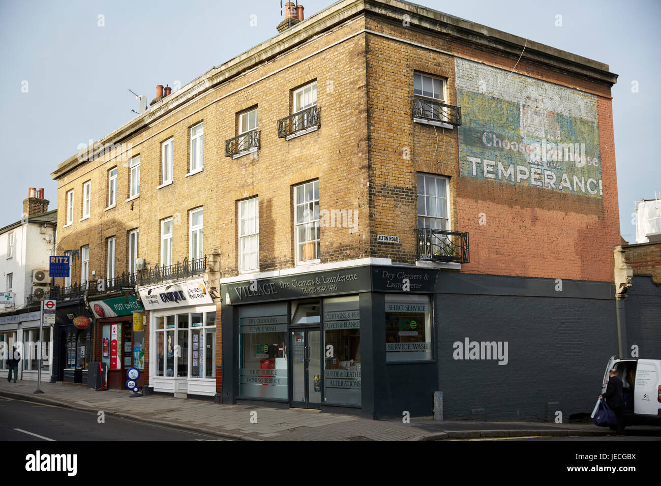 Sheen Road, London, UK Stock Photo - Alamy