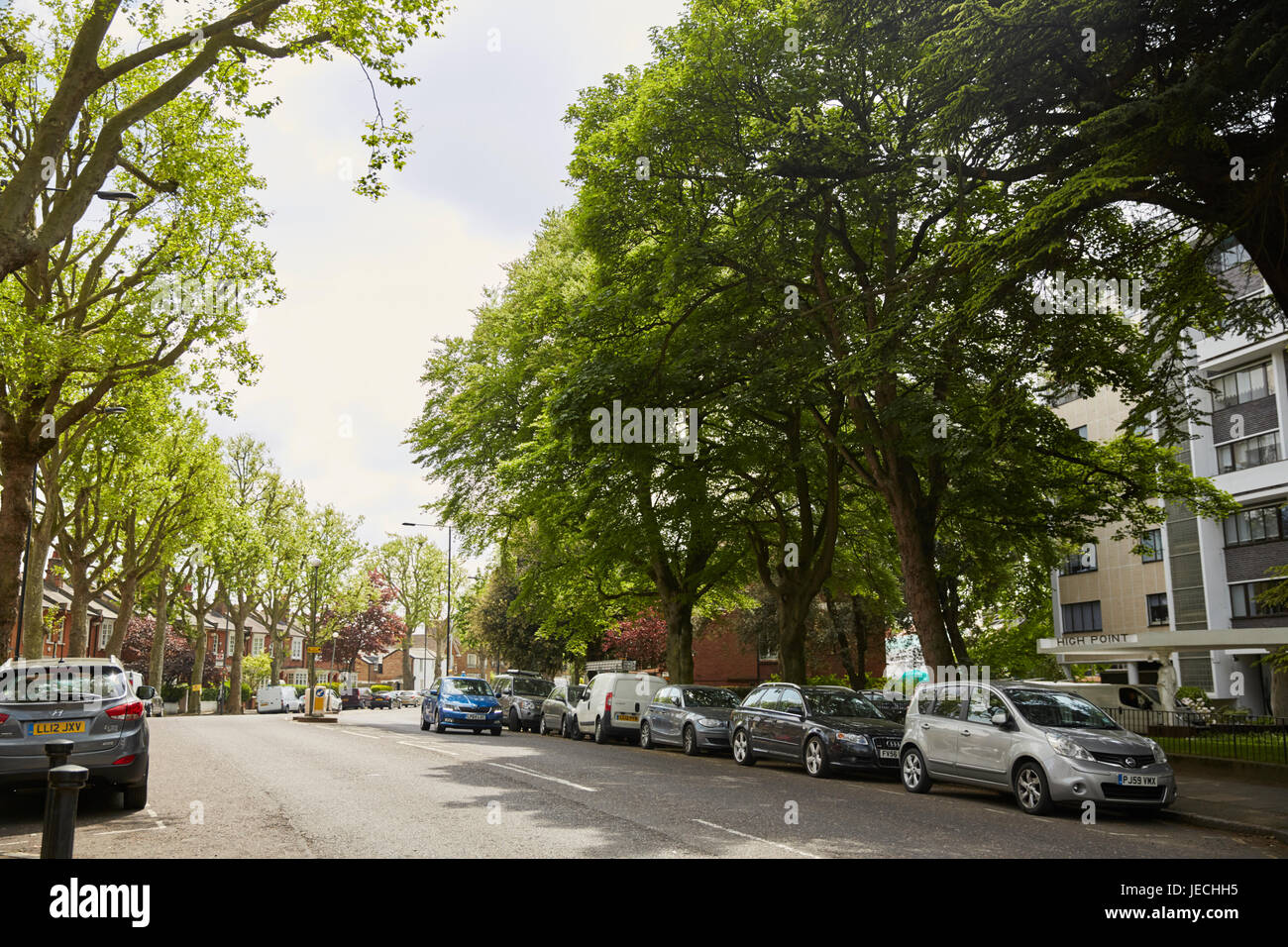 Highgate road sign hi-res stock photography and images - Alamy