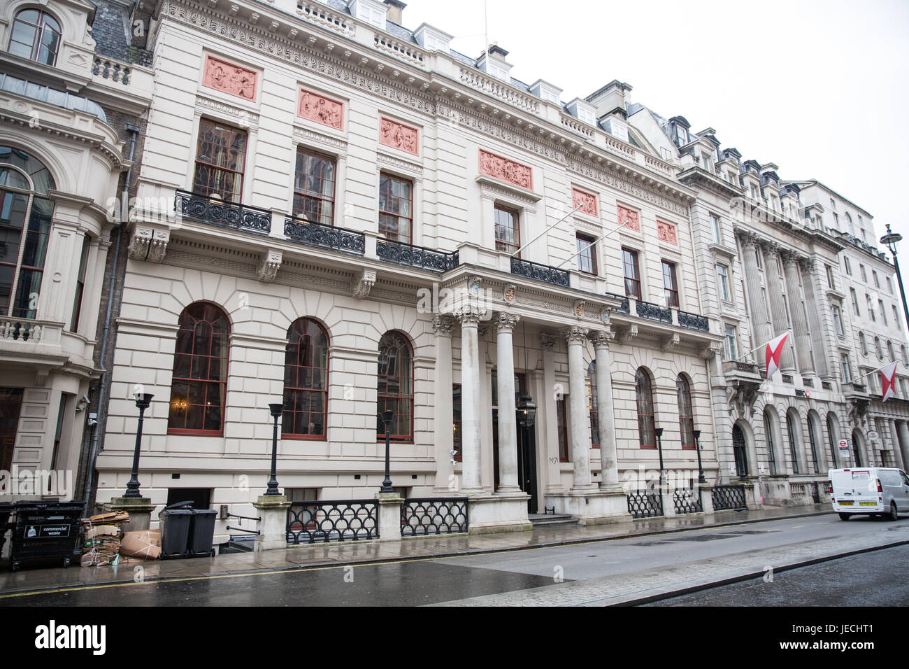 The oxford and cambridge club london hi-res stock photography and ...