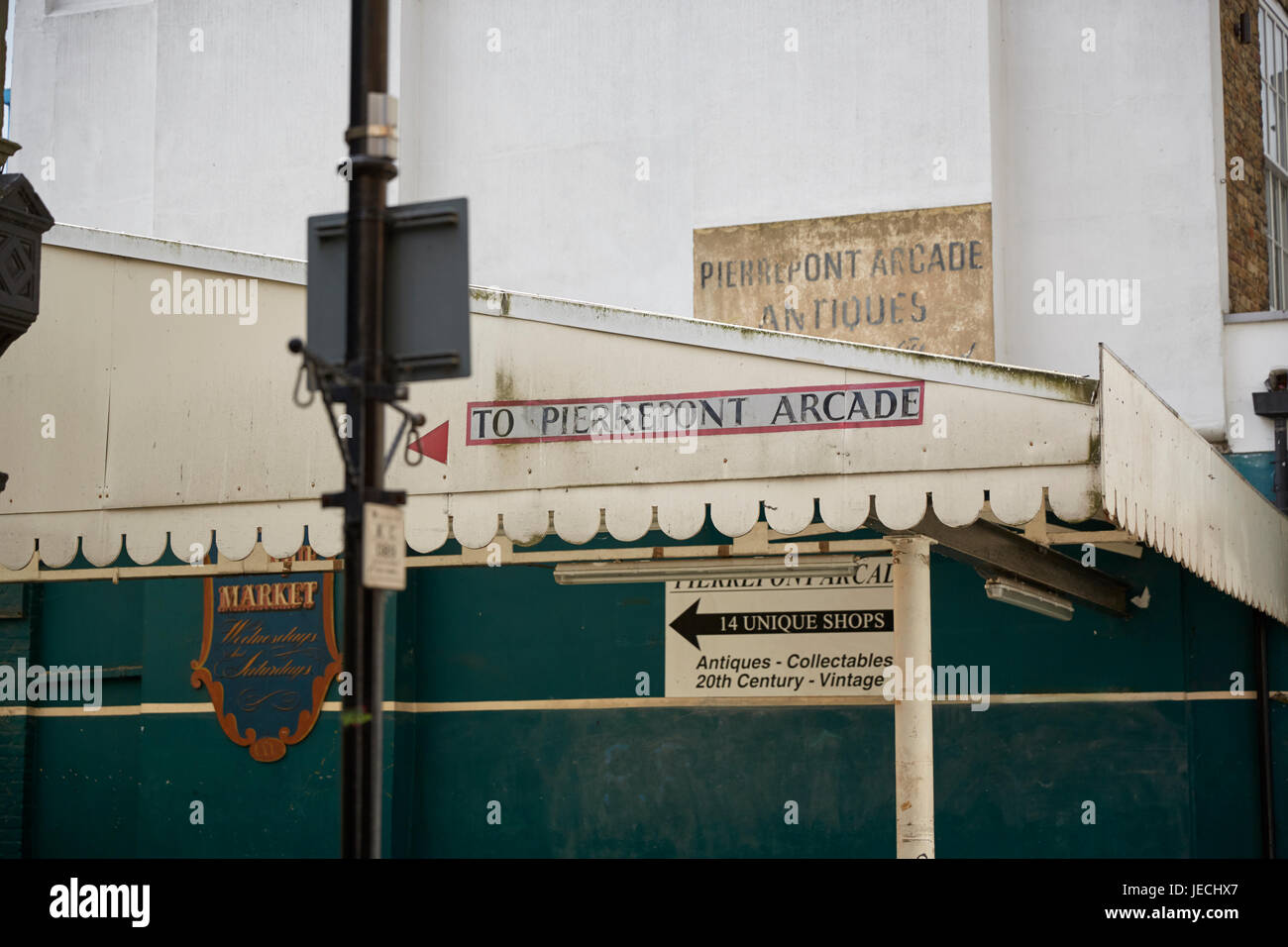 Camden passage sign hi-res stock photography and images - Alamy