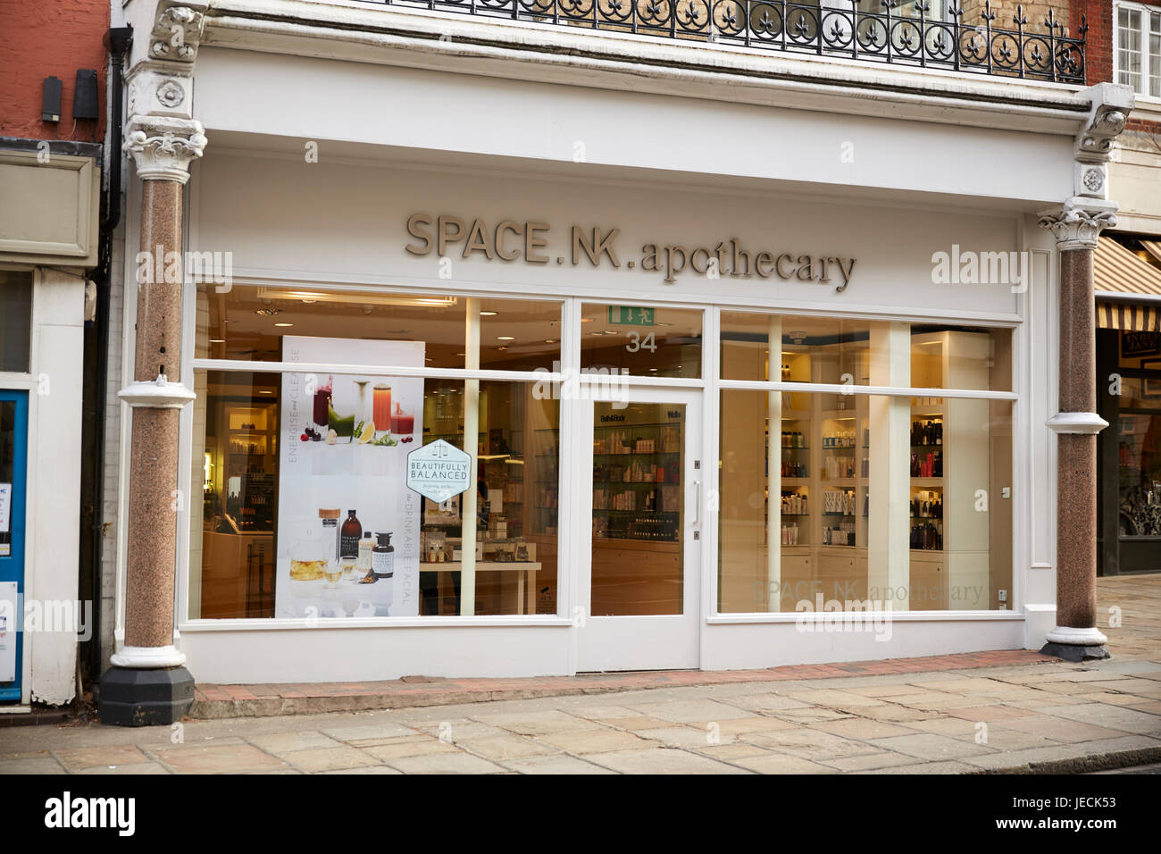 Space nk london hi-res stock photography and images - Alamy