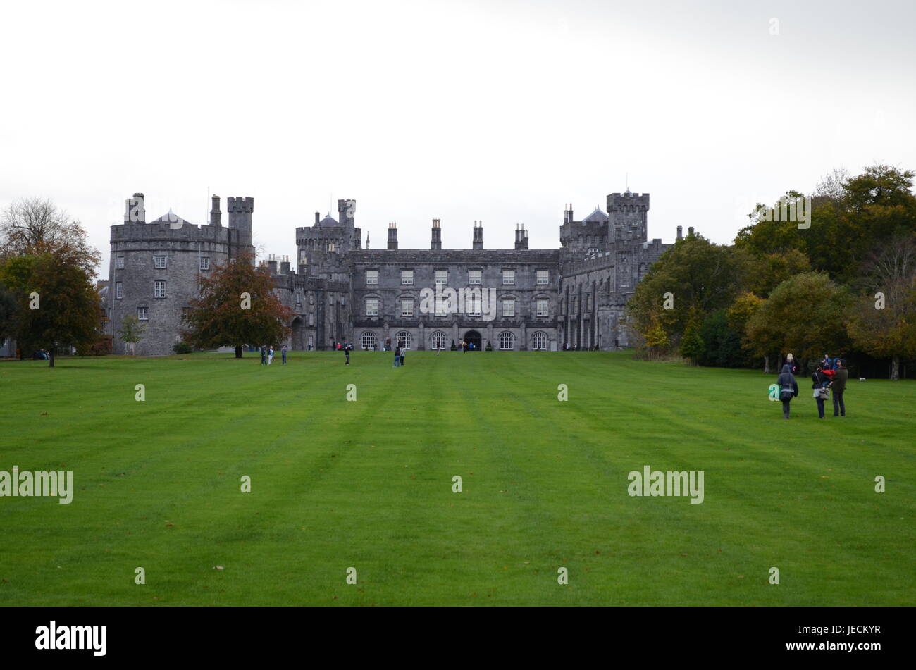 Kilkenny castle river nore hi-res stock photography and images - Alamy