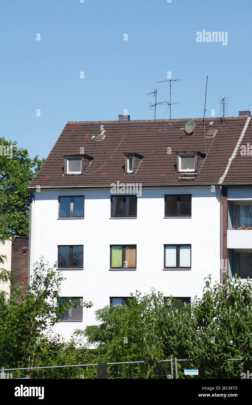 Block of flats house hi-res stock photography and images - Alamy