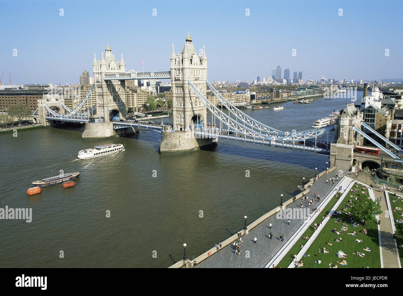 Great Britain, England, London, Tower Bridge, the Thames, excursion ...