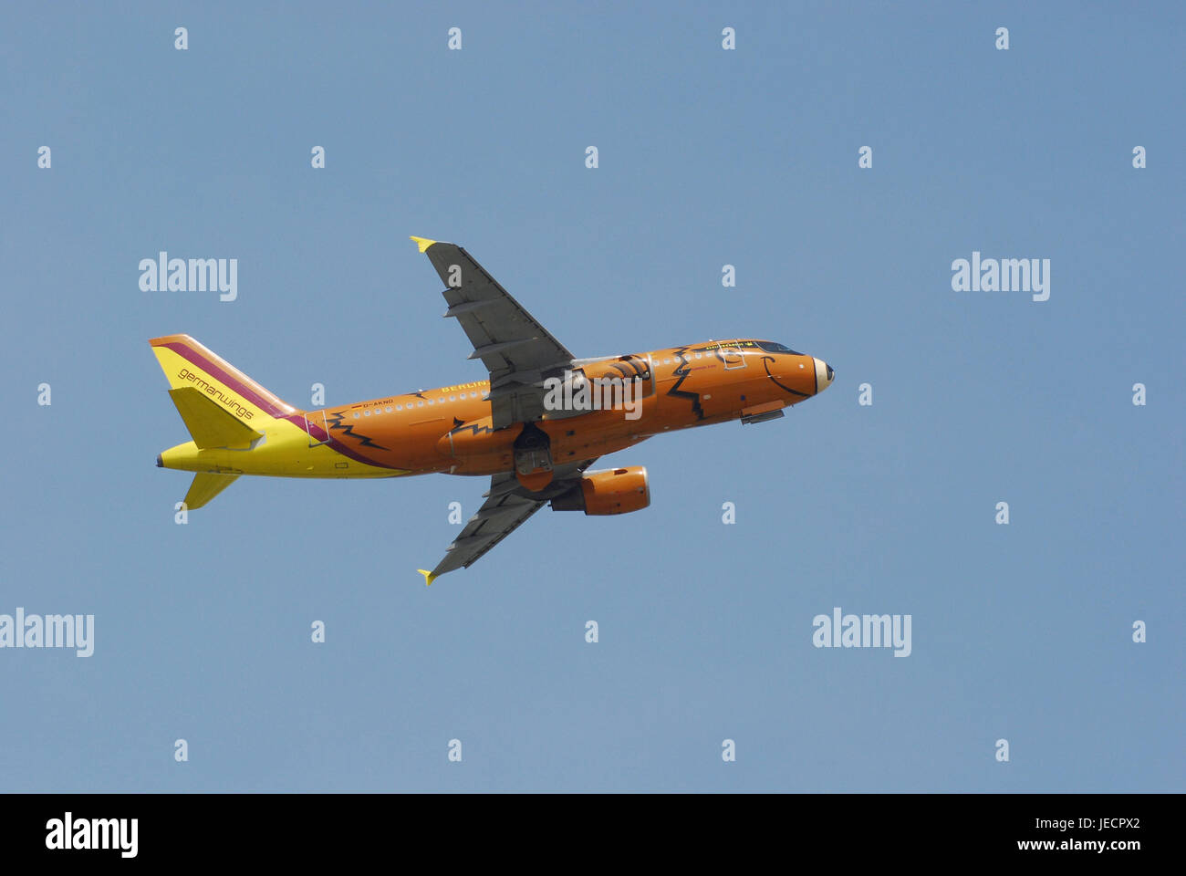 Short to medium haul flight hi-res stock photography and images - Alamy