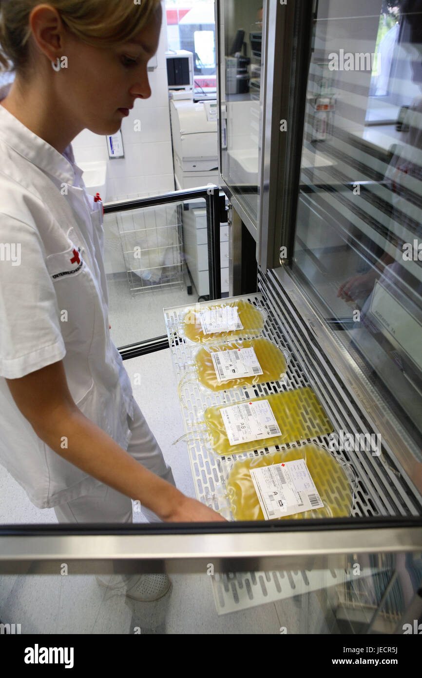 Medicine storage hi-res stock photography and images - Alamy