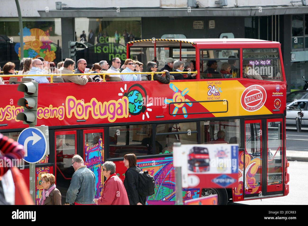 Lisbon sightseeing bus hi-res stock photography and images - Alamy