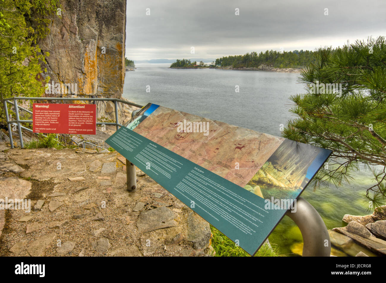 Canada, Ontario, brine Superior, Agawa rock Pictographs Trail, lookout ...