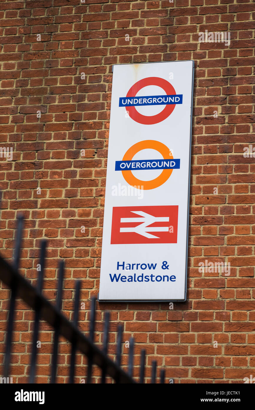 London underground overground sign hi-res stock photography and images ...