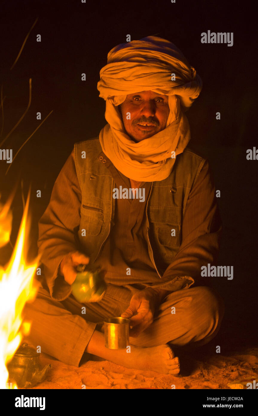 Tuareg tea hi-res stock photography and images - Alamy