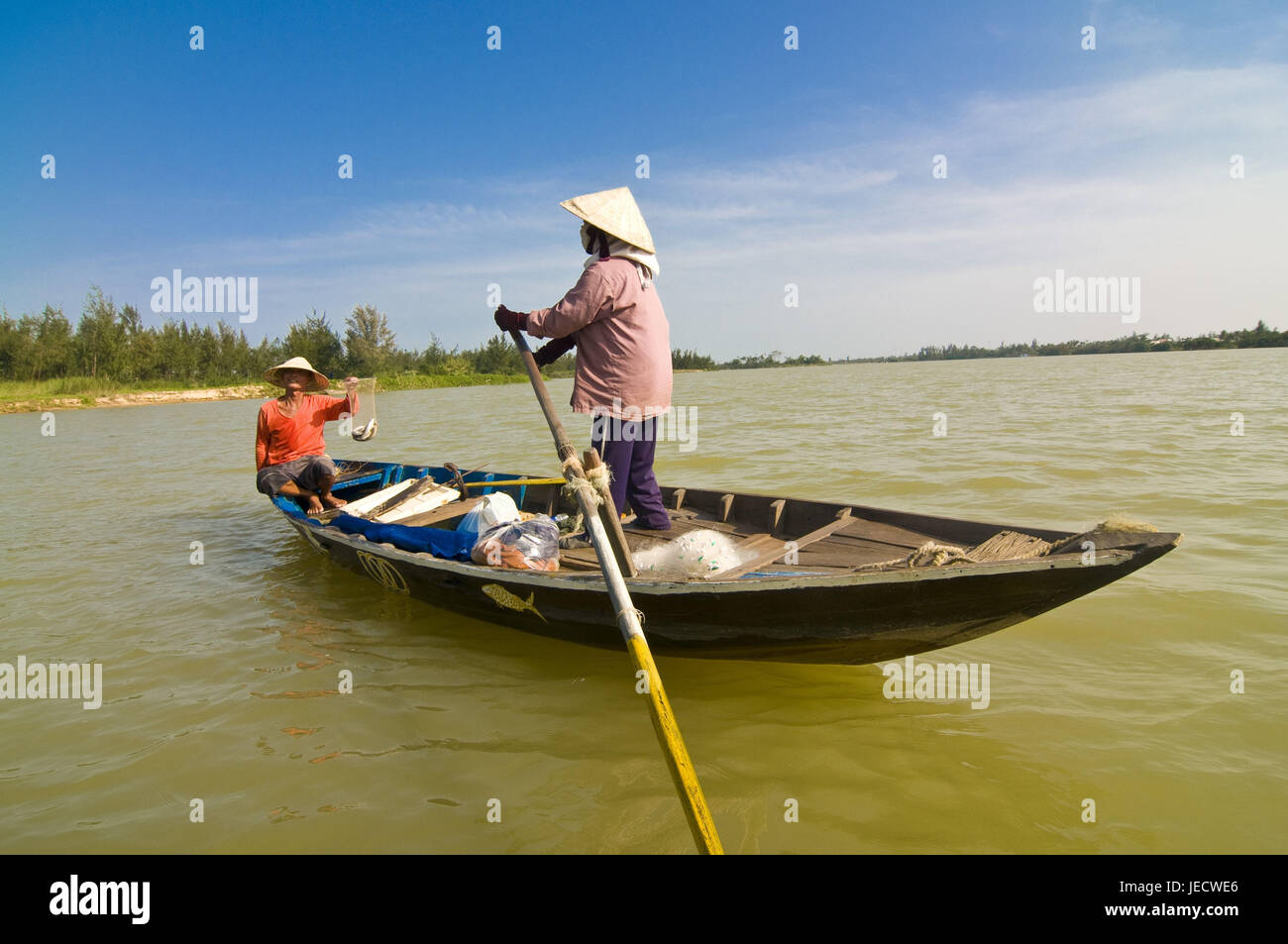 Fischer, boat, network, fish, Hoi In, Vietnam Stock Photo - Alamy