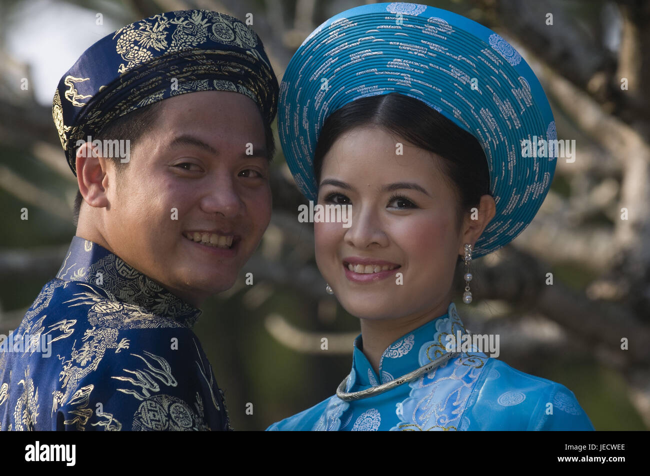 Young couple in her wedding tag, Gee up, Vietnam Stock Photo - Alamy