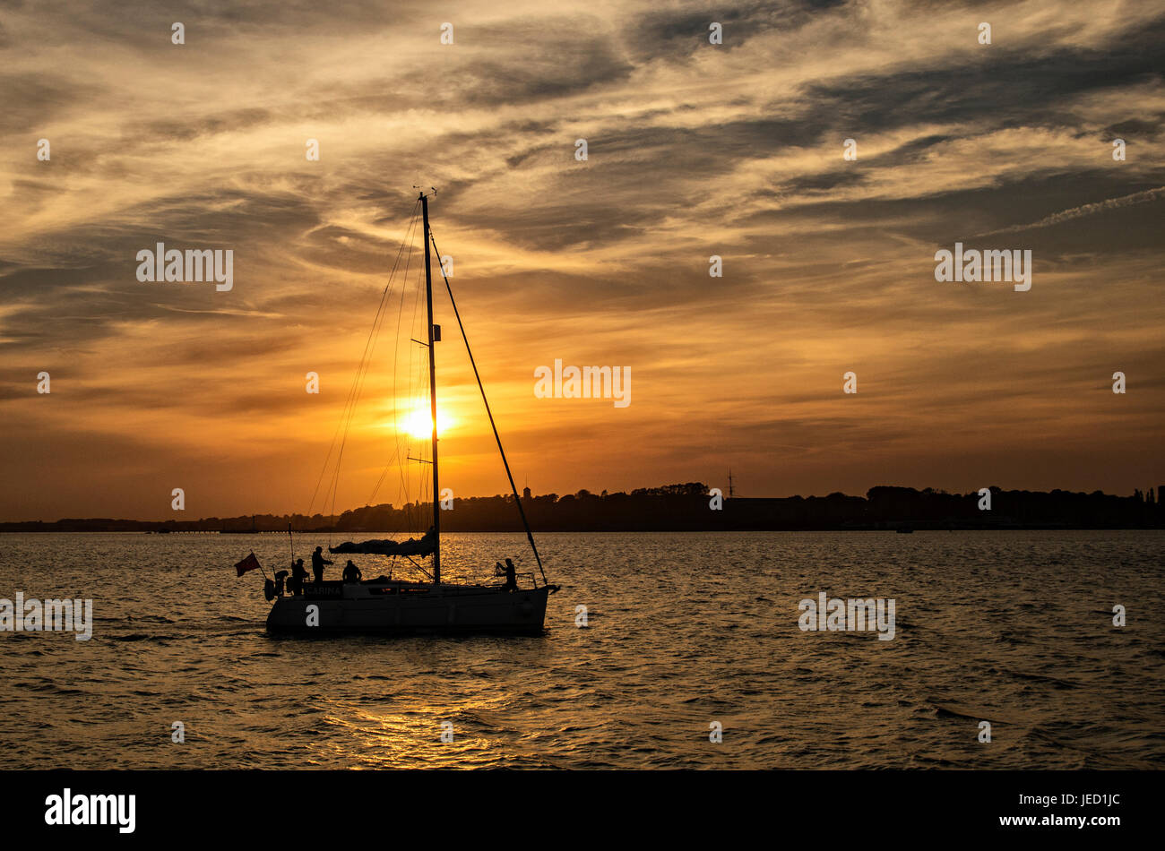 Boating ships in sunset hi-res stock photography and images - Alamy