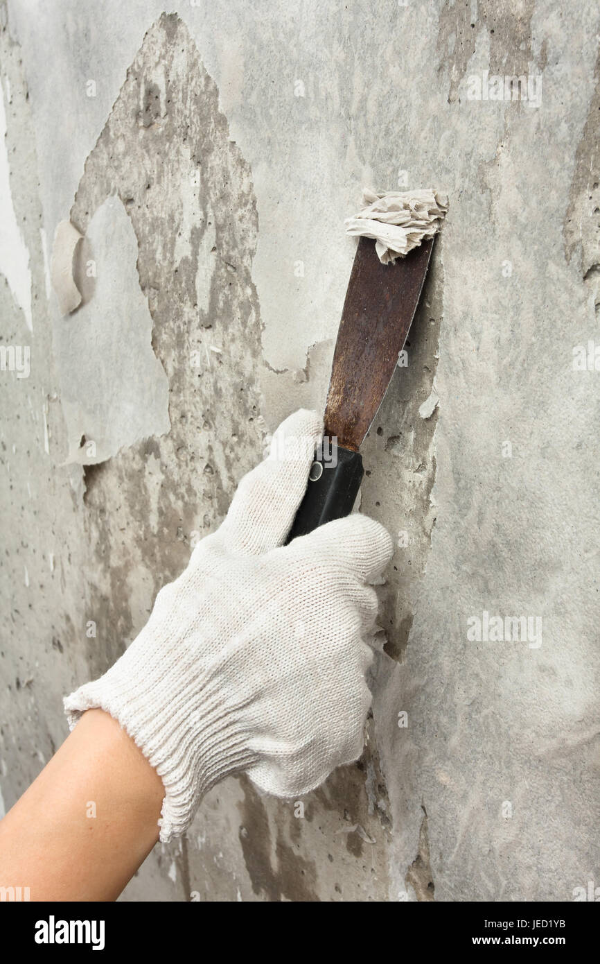 Wallpaper remove hi-res stock photography and images - Alamy