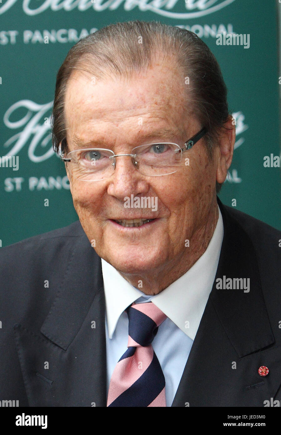 Roger Moore's Instagram, Twitter & Facebook on IDCrawl