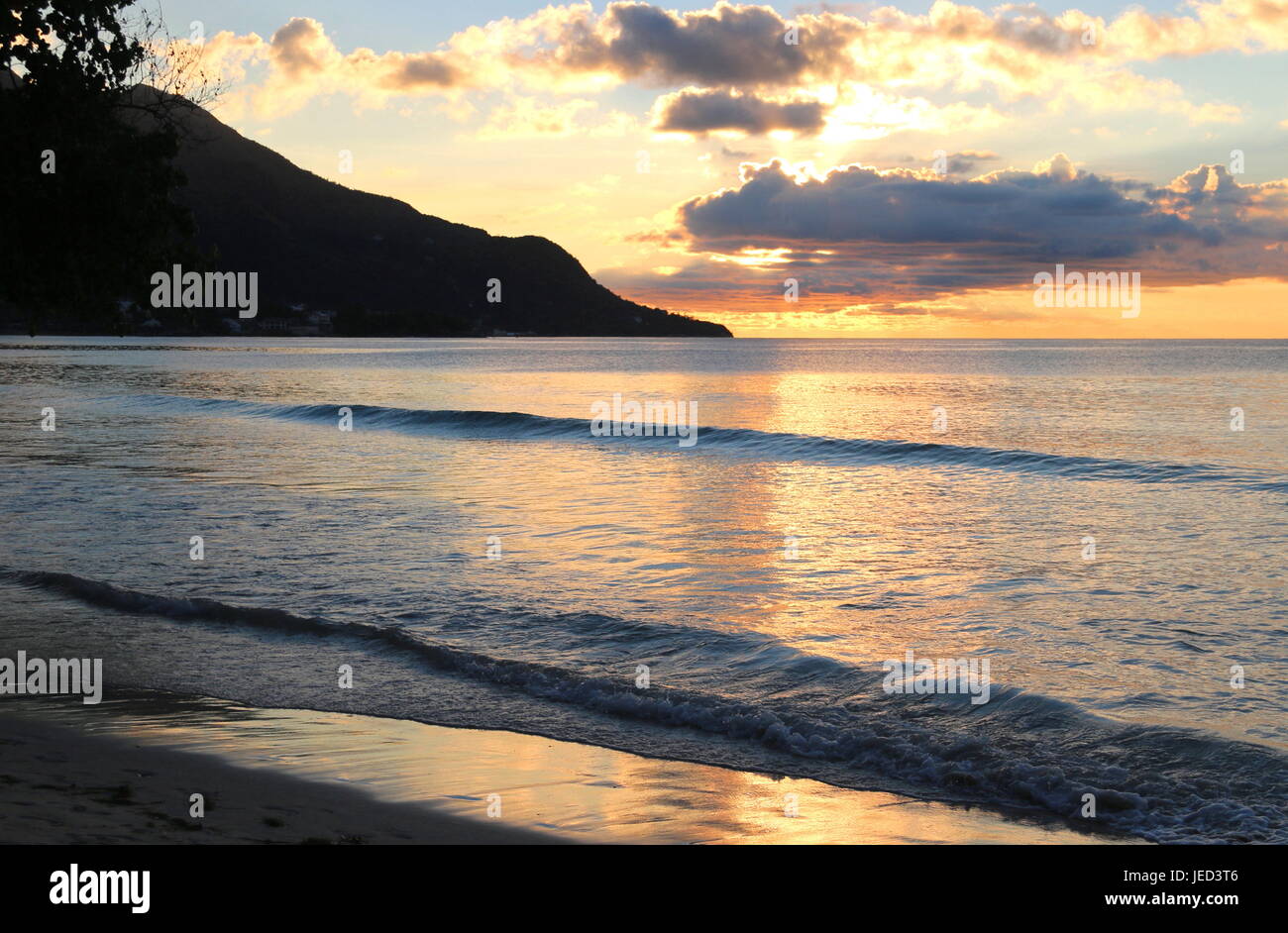 Mahe beach hi-res stock photography and images - Alamy