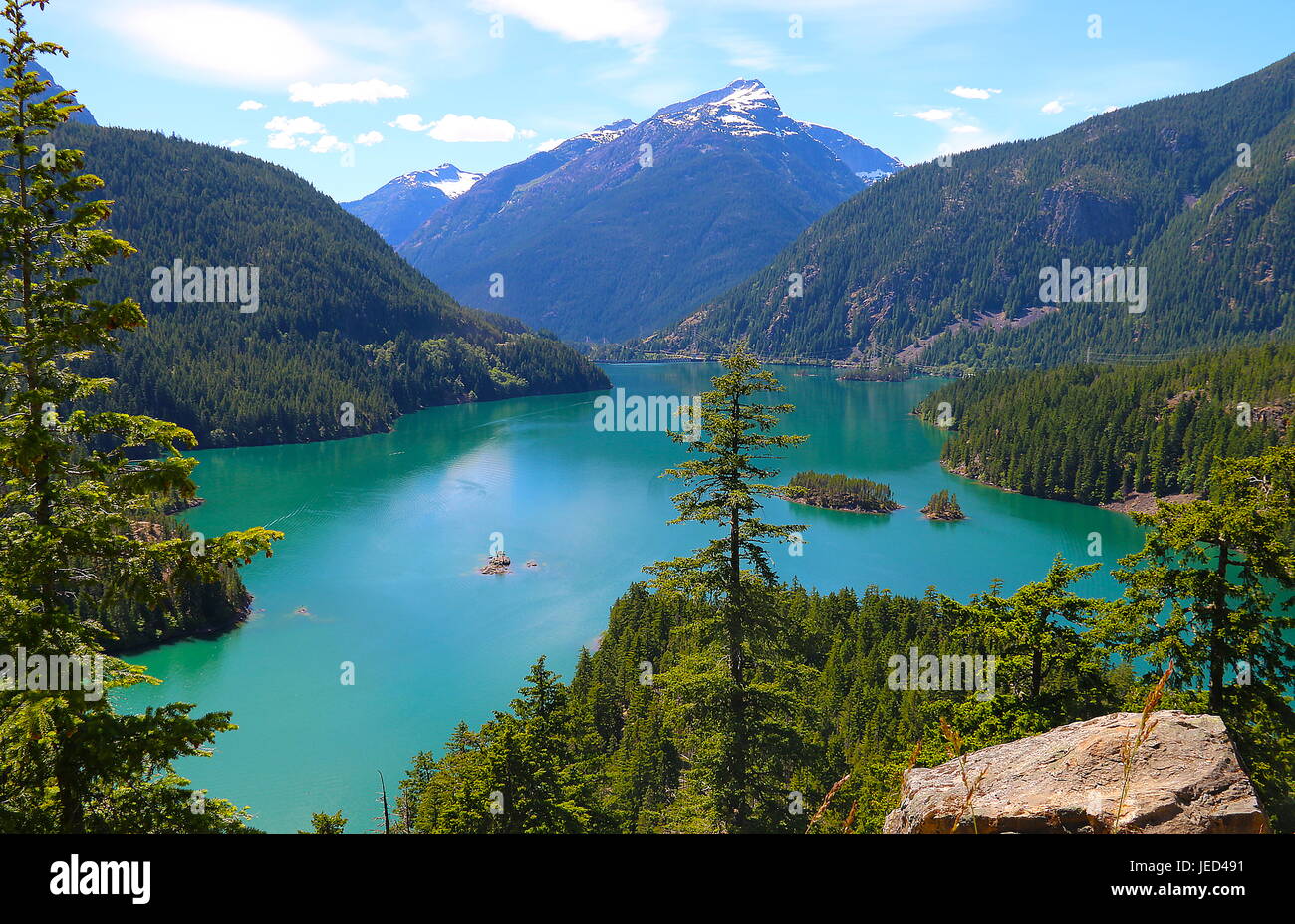 Turquoise Lake on North Cascades NP, Washington Stock Photo - Alamy