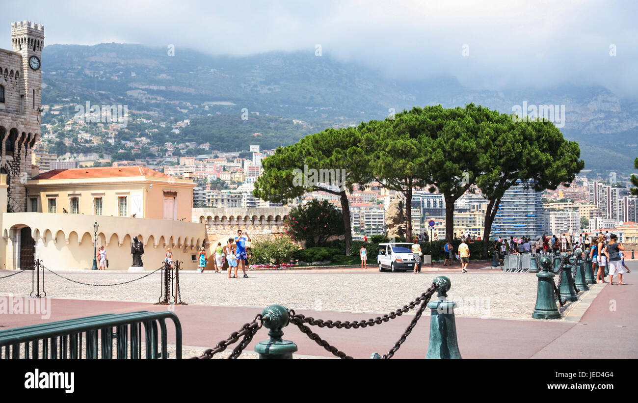 MONACO CITY, MONACO - JULY 6, 2008: tourists on Boulevard Louis II in ...