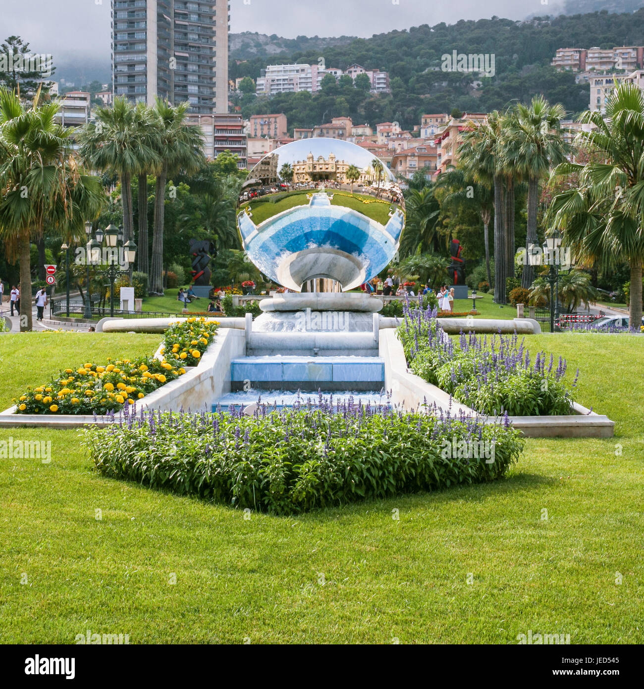 MONTE CARLO, MONACO - JULY 6, 2008: mirror on fountain with reflection ...