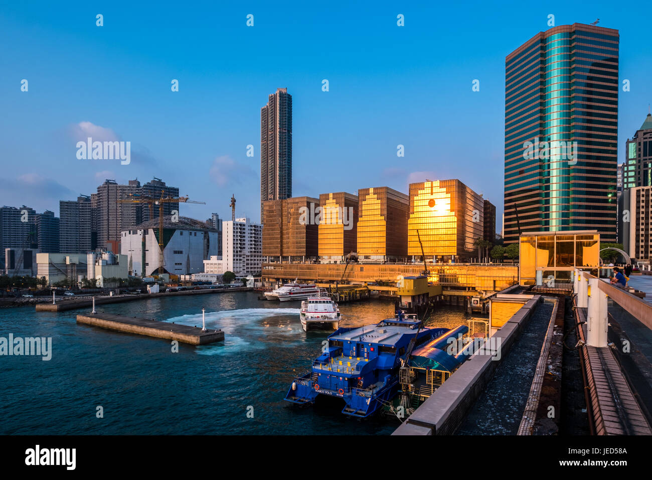 China ferry hi-res stock photography and images - Alamy