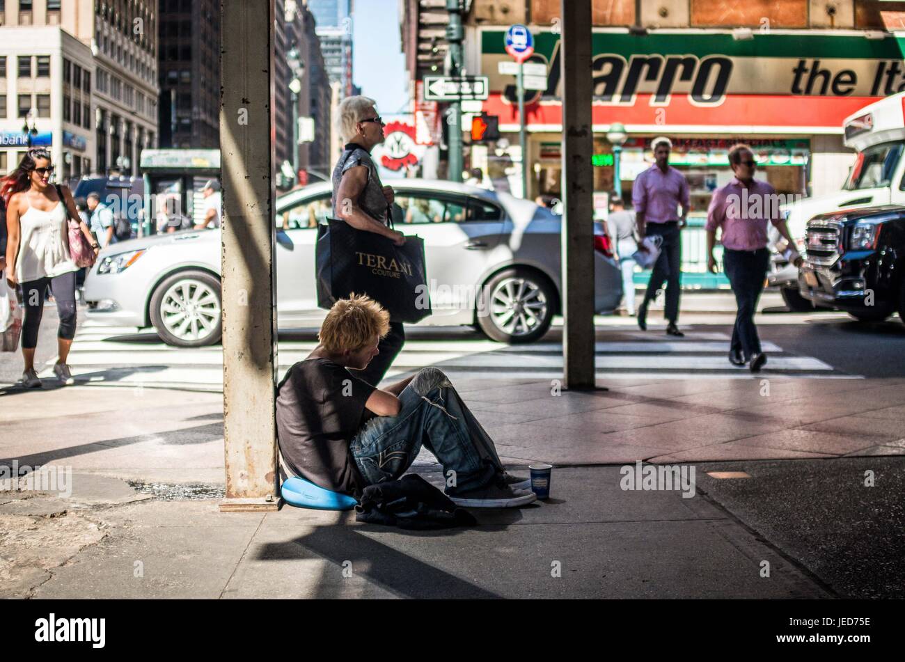 Panhandler woman street hi-res stock photography and images - Alamy