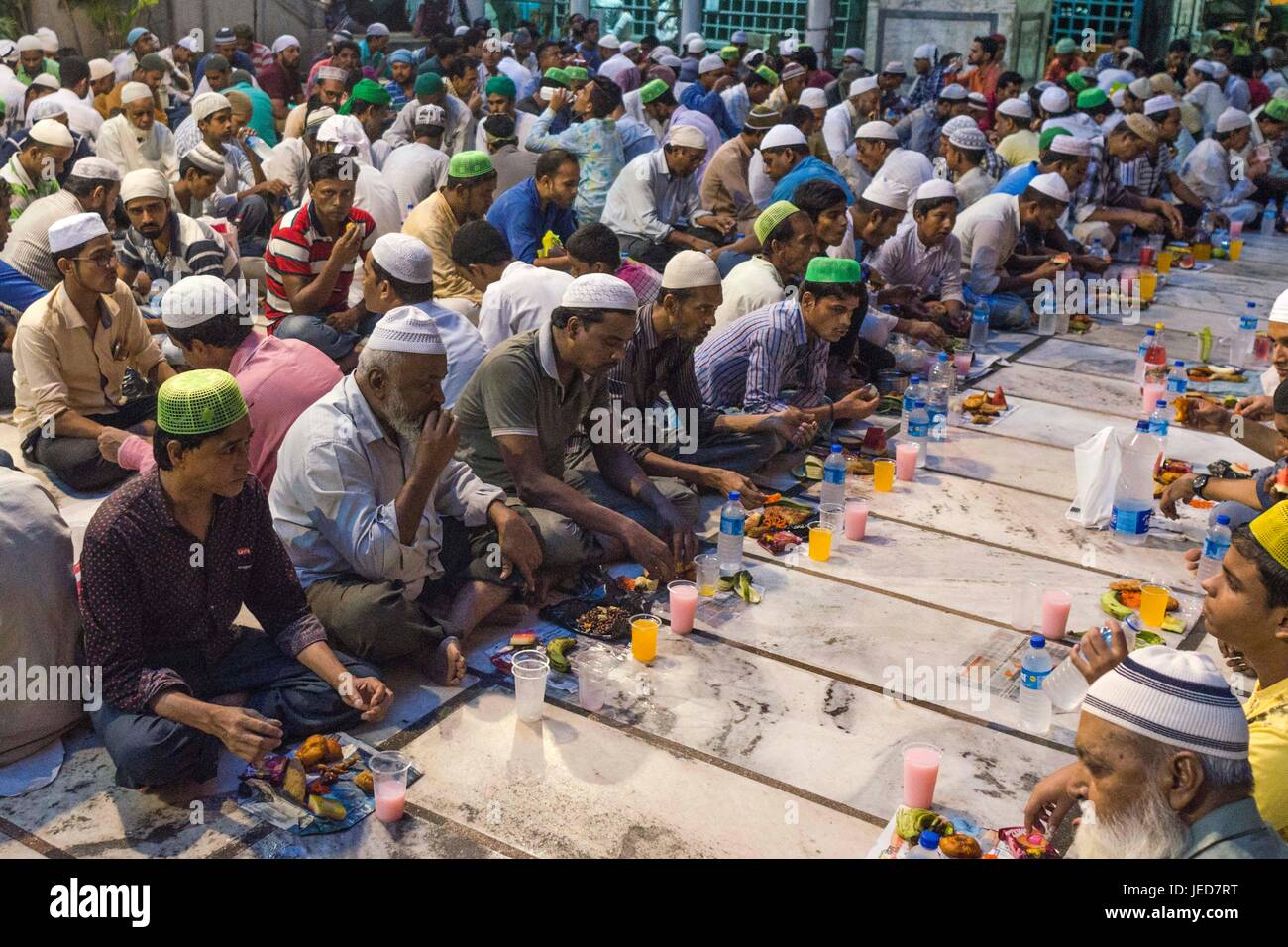 Iftar party hi-res stock photography and images - Alamy