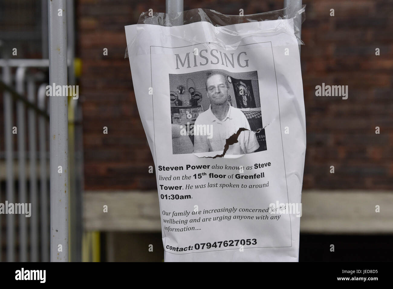 Missing persons sign hi-res stock photography and images - Alamy