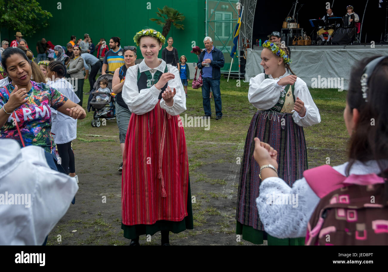 Midsummer celebration hi-res stock photography and images - Alamy